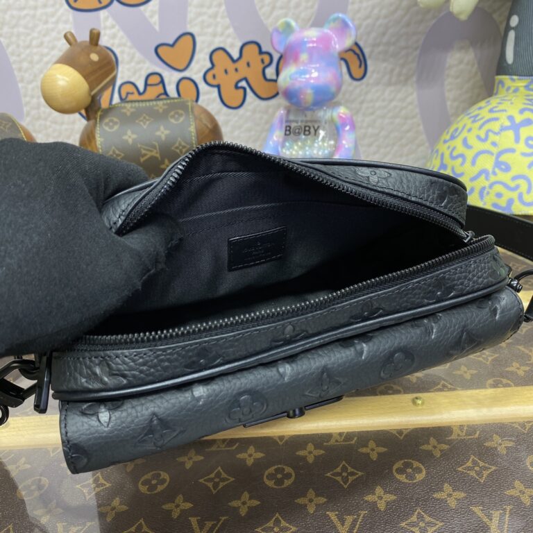 Replica Louis Vuitton Steamer Messenger Black